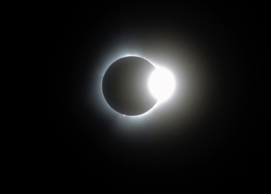 Total Solar Eclipse Diamond Ring Photograph by Marlin and Laura Hum ...