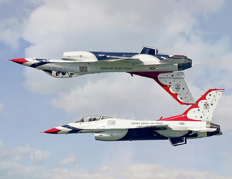 USAF Thunderbirds 1F PA 21 Photograph by Richard Xuereb - Fine Art America