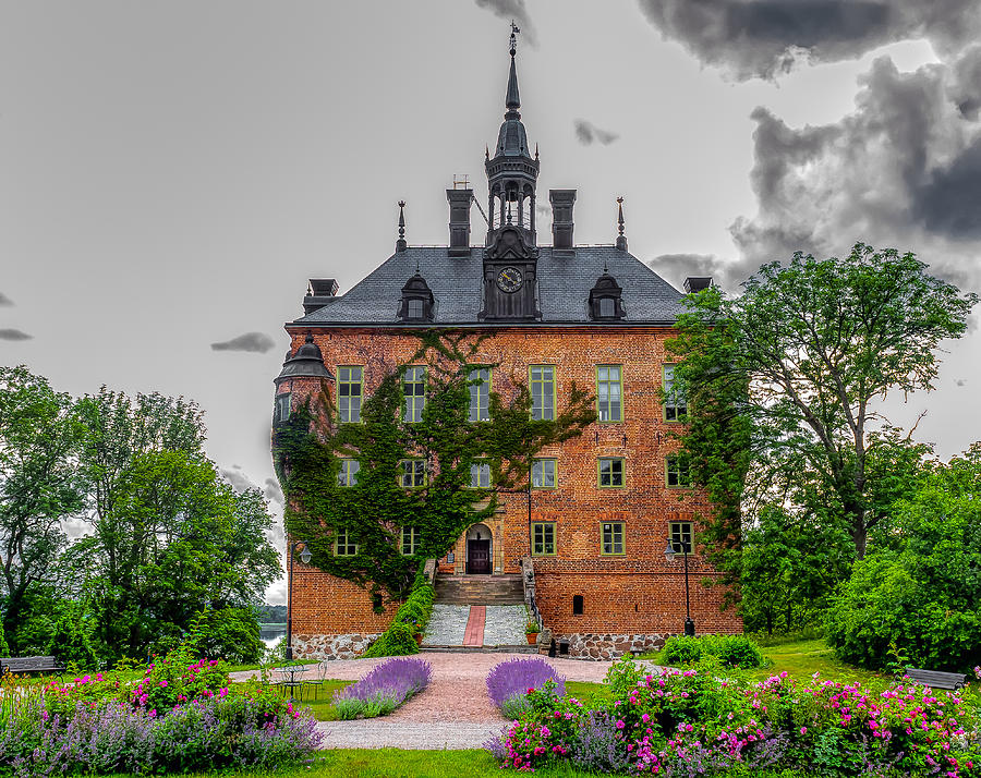 Wik Castle Photograph by Saga Imagery Kevin and Susanne Dickman - Fine Art America